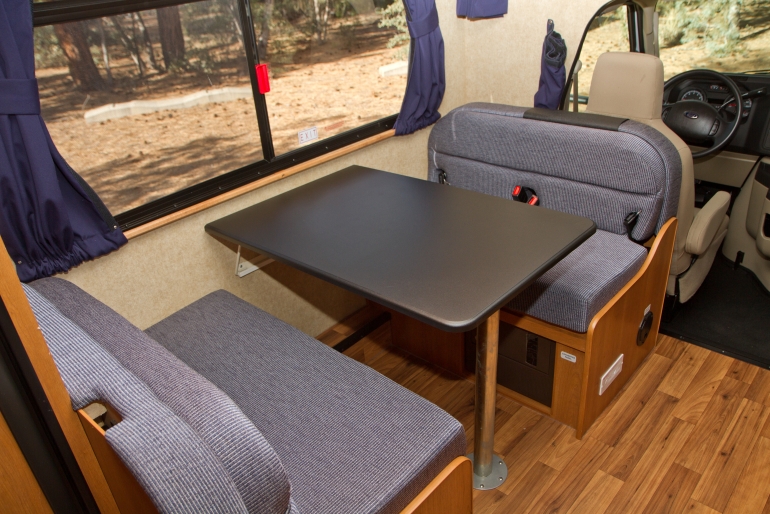 Motorhome C25 Cruise America – Motorhome Trips